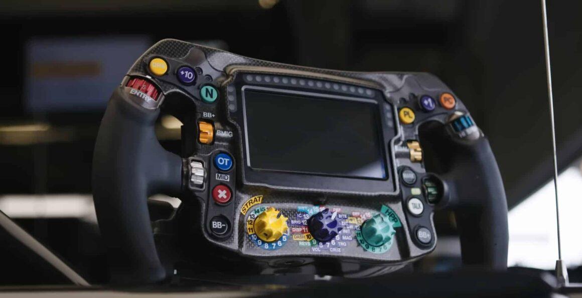 Le volant de Formule 1 expliqué ! - Las Motorsport